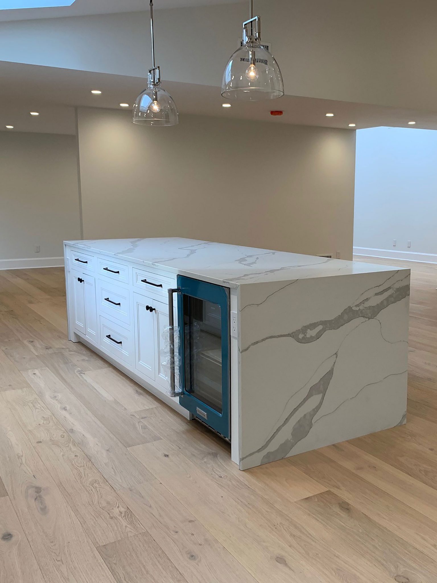 Inset Shaker with Quarter Round Exposed Hinge - Atlantis Kitchens